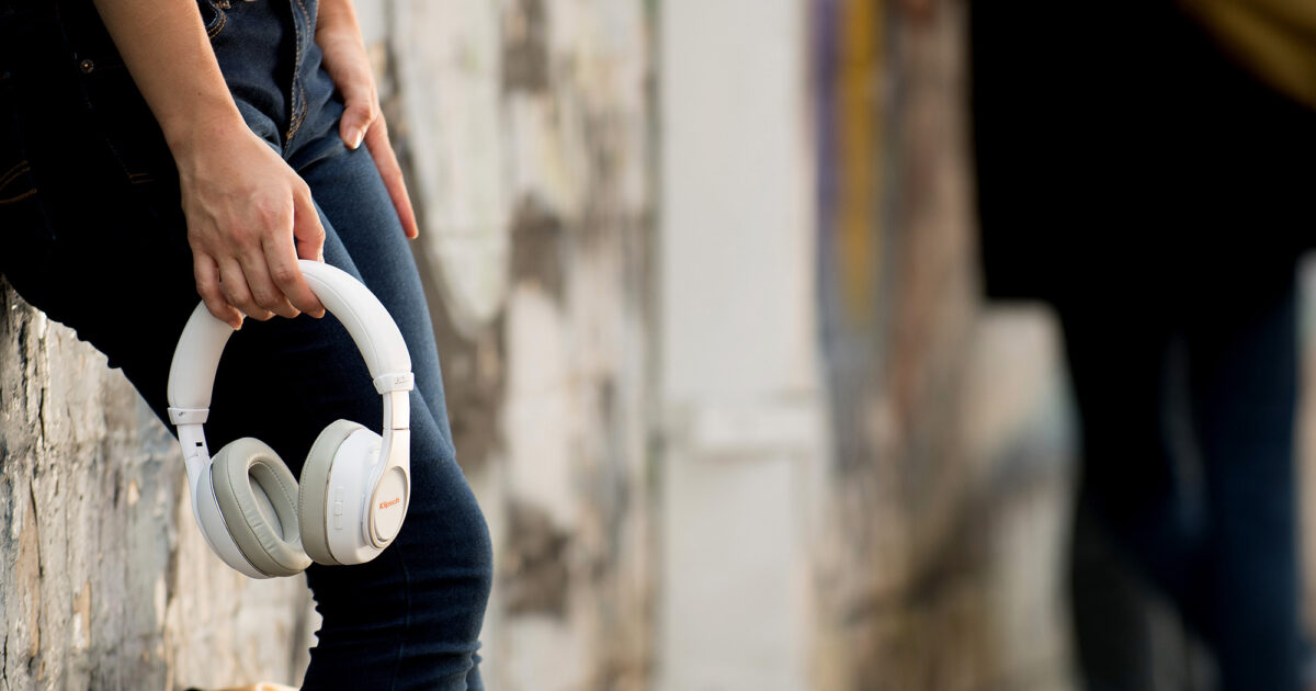 Headphones vs. Loudspeakers - Pros and Cons | Klipsch