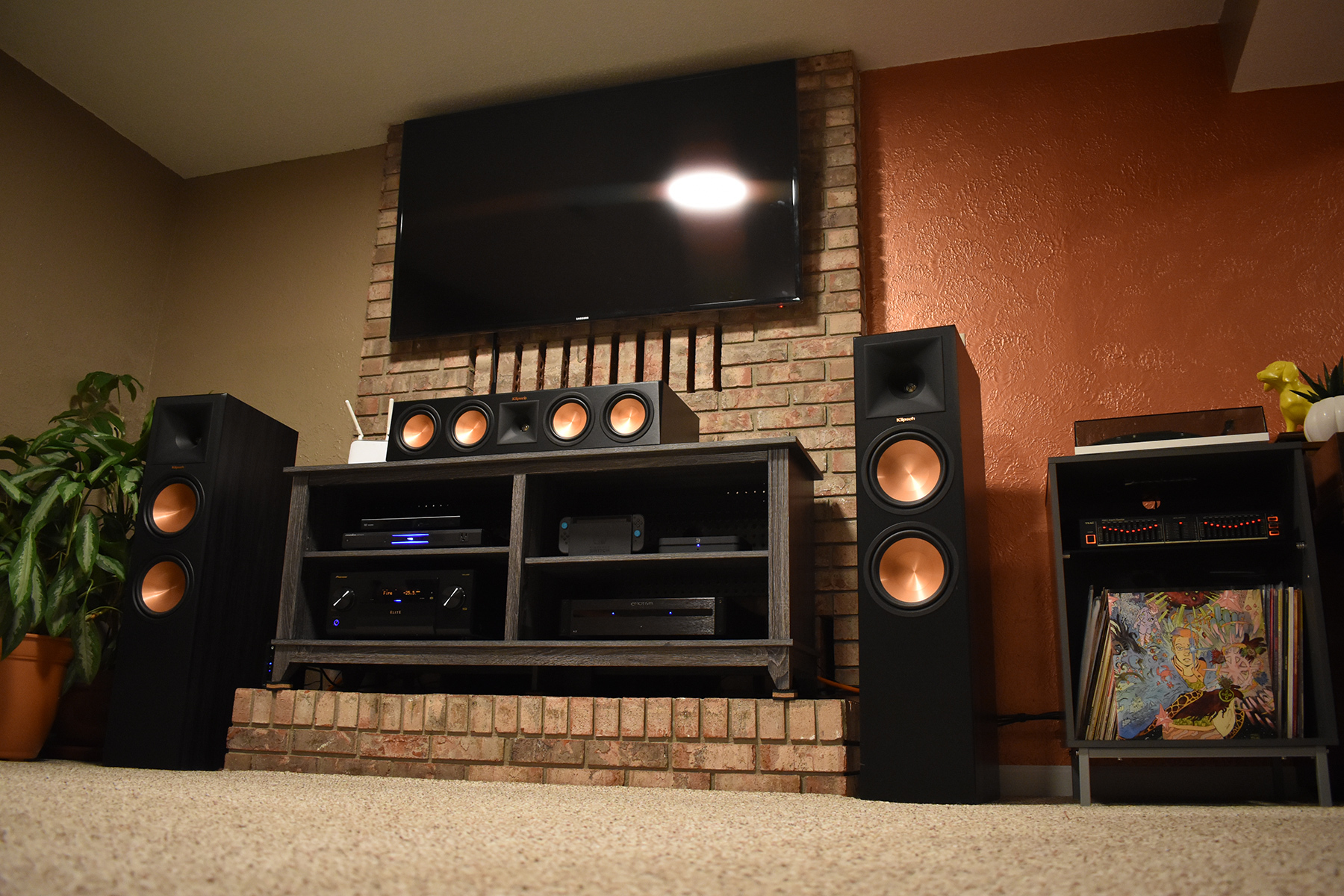 #MONDAYSHOWCASE: A HISTORIC SETUP | Klipsch Blog